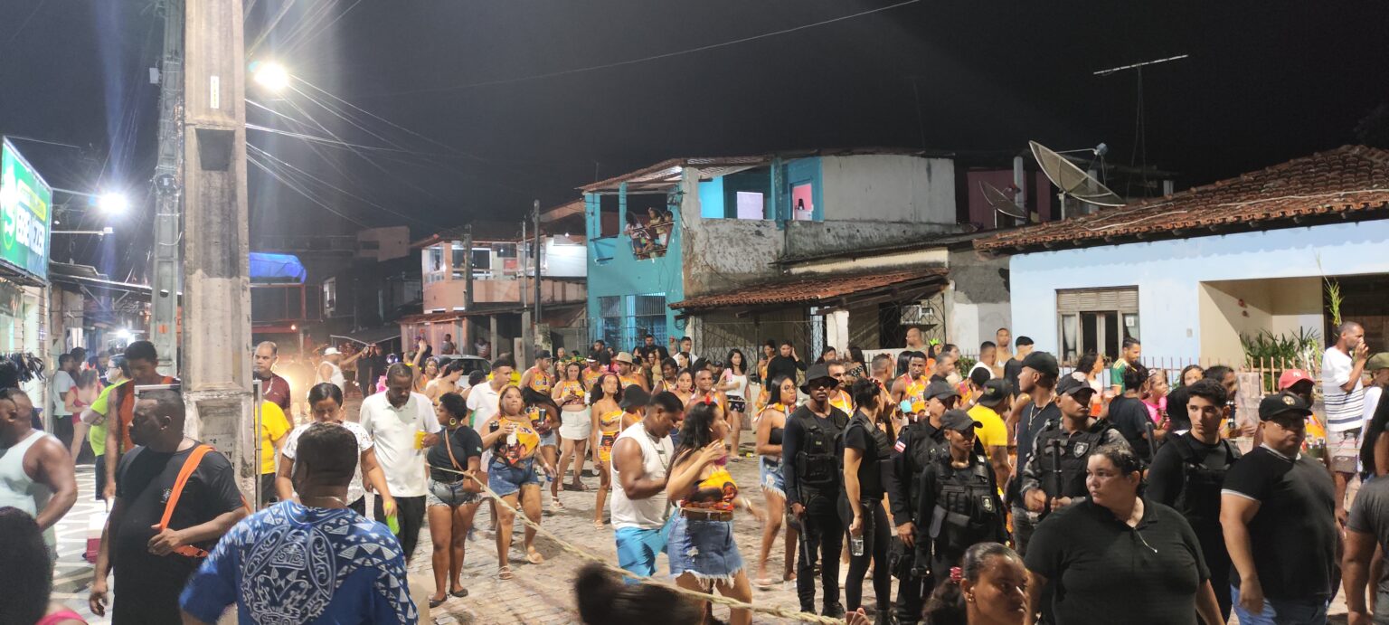BLOCO DE VIROTE MANTÉM TRADIÇÃO NO CARNAVAL DO IGUAPE - Ilhéus Net